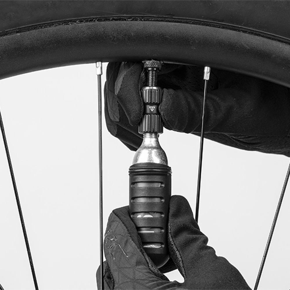 Pompka na naboje CO2 Topeak Airbooster Nano - Rowertour.com